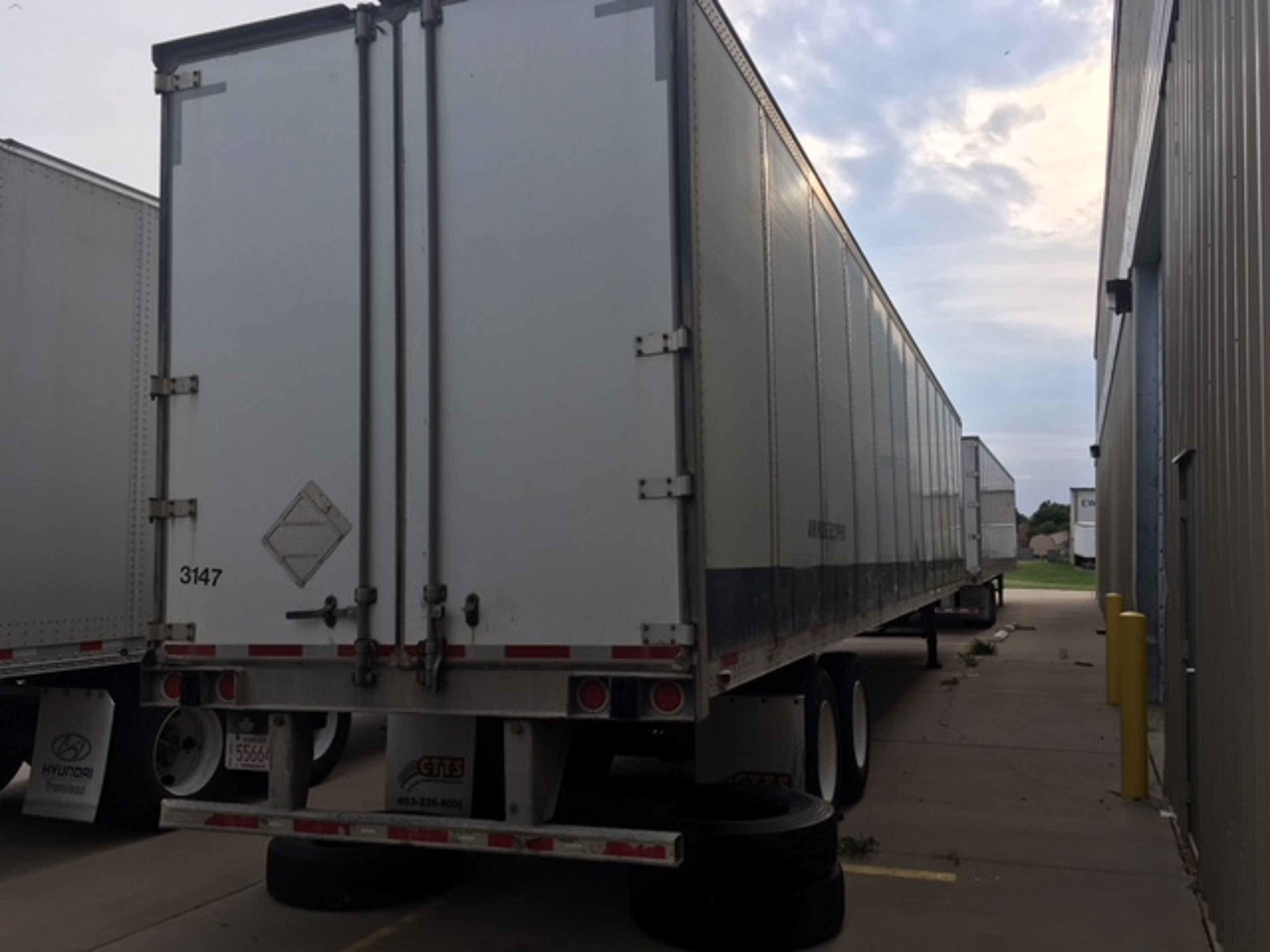 Sold: 2005 Trailmobile Dry Van Trailer! – BK Assets